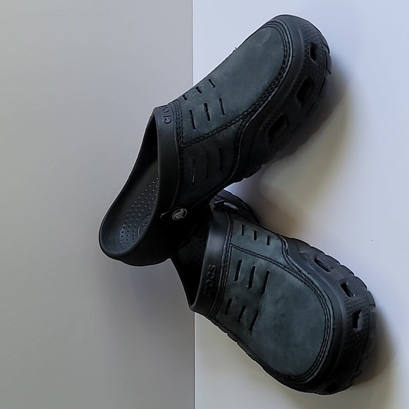 CROCS | Shoes | Crocs Yukon Sport Clog Mens 1 Black Dk Blue Leather ...
